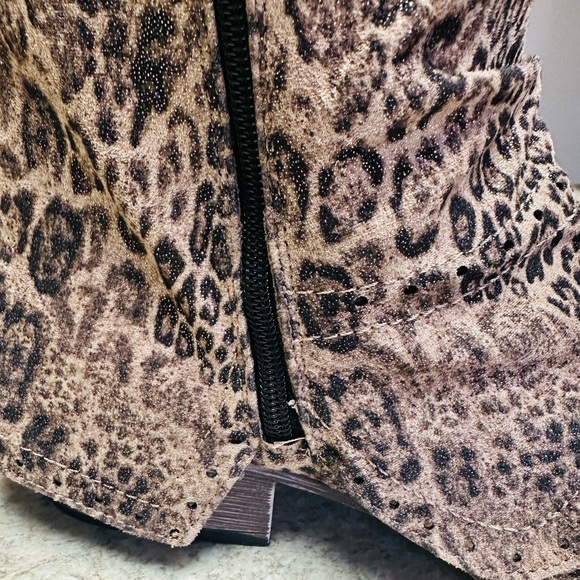 Very G | Shoes | Very G Leopard Metallic Boots | Poshmark